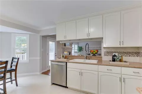 2505 Highfield Ct, Virginia Beach, VA 23454 | 42 Photos - Movoto