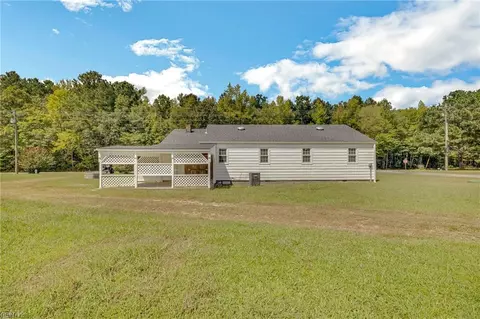 2942 Golden Hill Rd, Elberon, VA 23846 | 17 Photos - Movoto