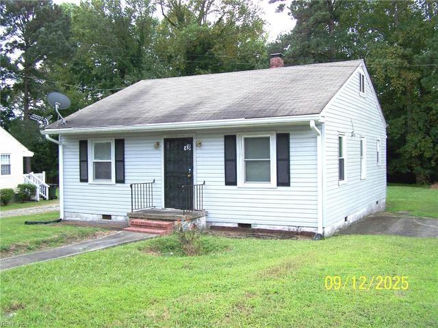 571 Laurel St, Franklin, VA 23851 | MLS# 10603371 | 15 Photos - Movoto