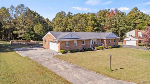 1840 Pender Ave, Petersburg, VA 23803 | 48 Photos | MLS #2228602 - Movoto