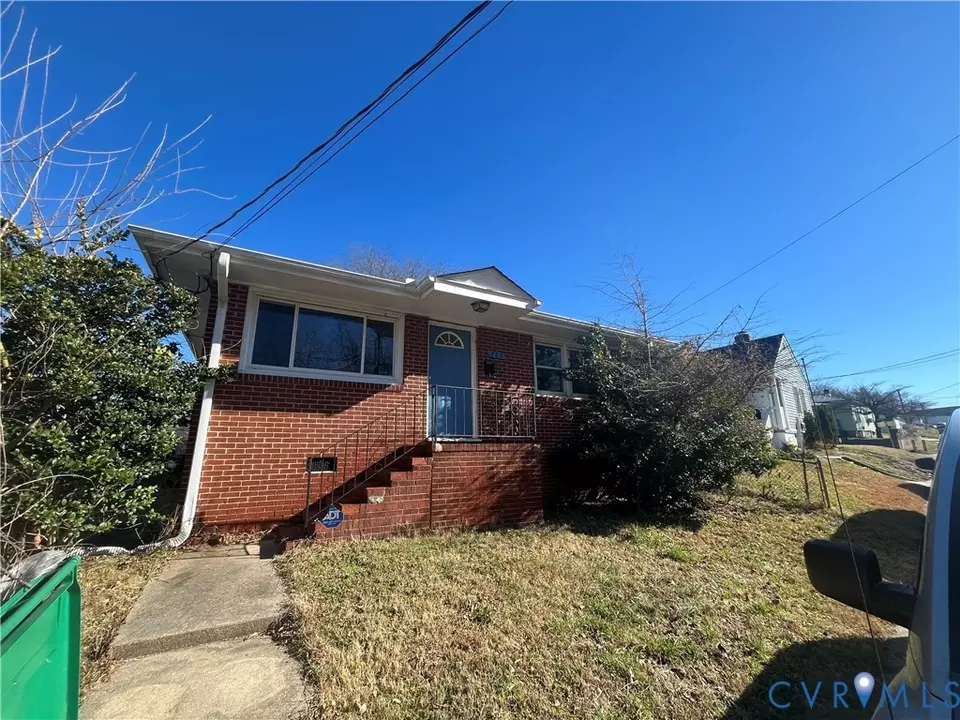 727 S Jones St, Petersburg, VA 23803 | MLS# 2601214 | 6 Photos - Movoto