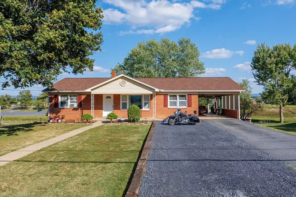 159 S Sunset Dr, Broadway, VA 22815 | 57 Photos - Movoto