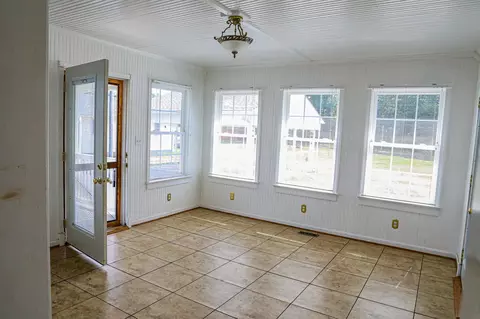 1211 E Side Hwy, Waynesboro, VA 22980 | 64 Photos - Movoto