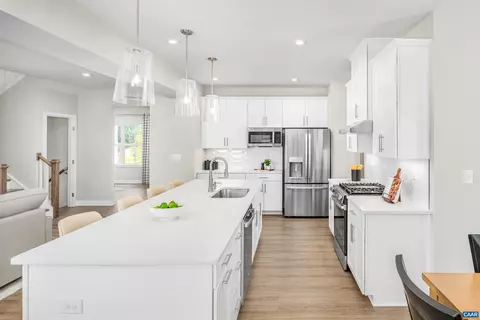 11 Butterfield Ln, Keswick, VA 22947 | MLS# 678553 | 16 Photos - Movoto