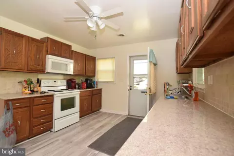 6917 Towles Mill Rd, Spotsylvania, VA 22551 | 18 Photos - Movoto