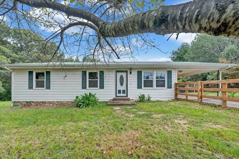 103 Wenwood Dr, Goodview, VA 24095 | 33 Photos | MLS #892368 - Movoto