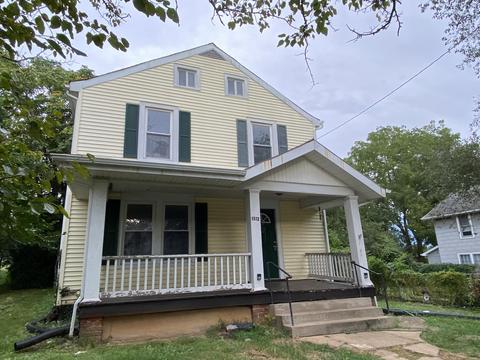 1512 8th St SE, Roanoke, VA 24013 | 17 Photos | MLS #893377 - Movoto