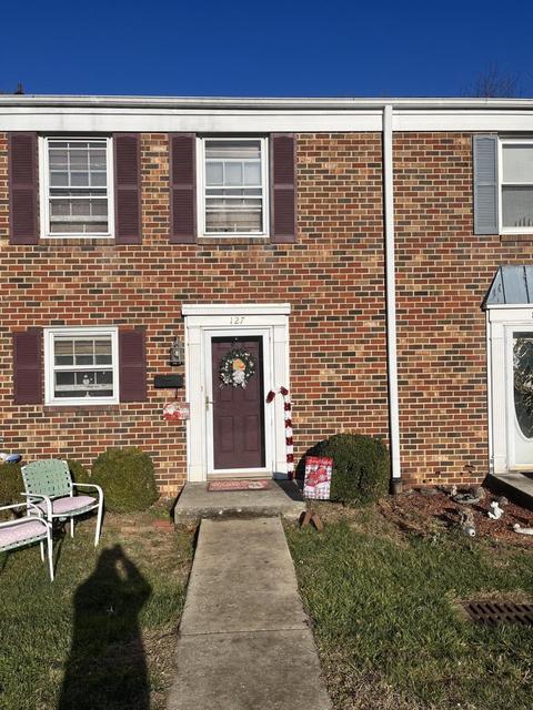 127 Southampton Dr, Vinton, VA 24179 | 18 Photos | MLS #894663 - Movoto