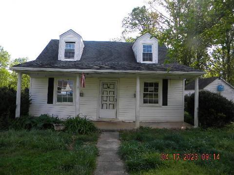 2318 Lovers Ln, Vinton, VA 24179 | 11 Photos | MLS #898175 - Movoto