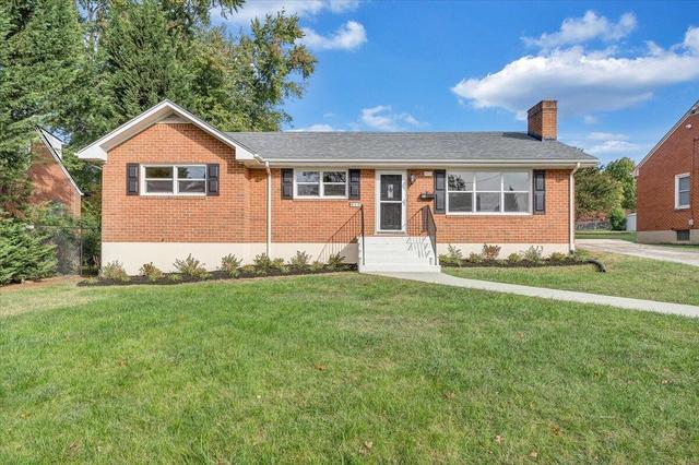 915 Logan St, Salem, VA 24153 | 41 Photos - Movoto