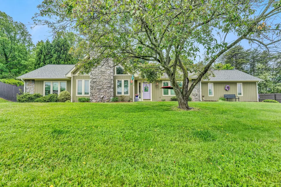 432 Stayman Rd, Roanoke, VA 24019 | 27 Photos - Movoto