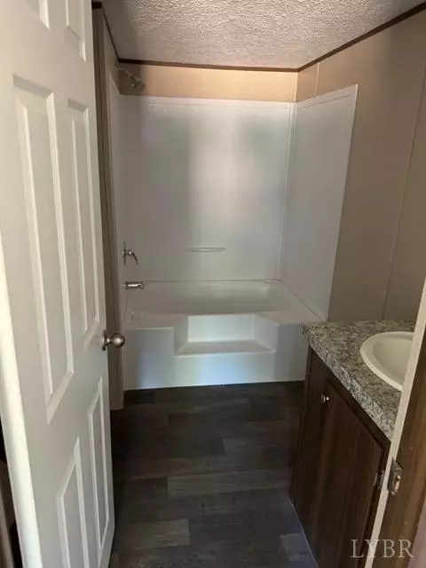 176 Fox Ridge Ln, Appomattox, VA 24522 | MLS# 354505 | 9 Photos - Movoto