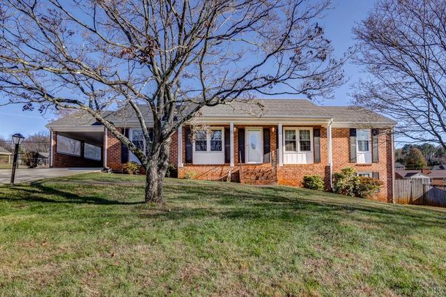 124 Springvale Dr, Lynchburg, VA 24502 | MLS# 363123 | 50 Photos - Movoto