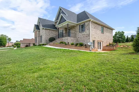 2160 Colby Dr, Forest, VA 24551 | MLS# 367098 | 79 Photos - Movoto