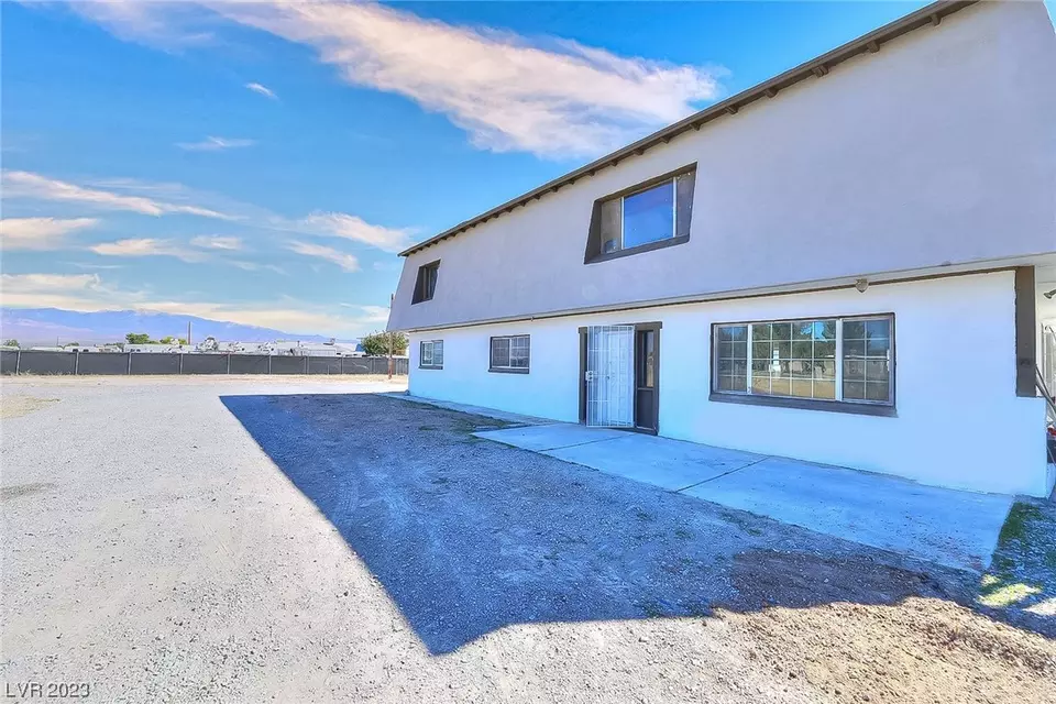 2921 W Blosser Ranch Rd, Pahrump, NV 89060 | 27 Photos - Movoto
