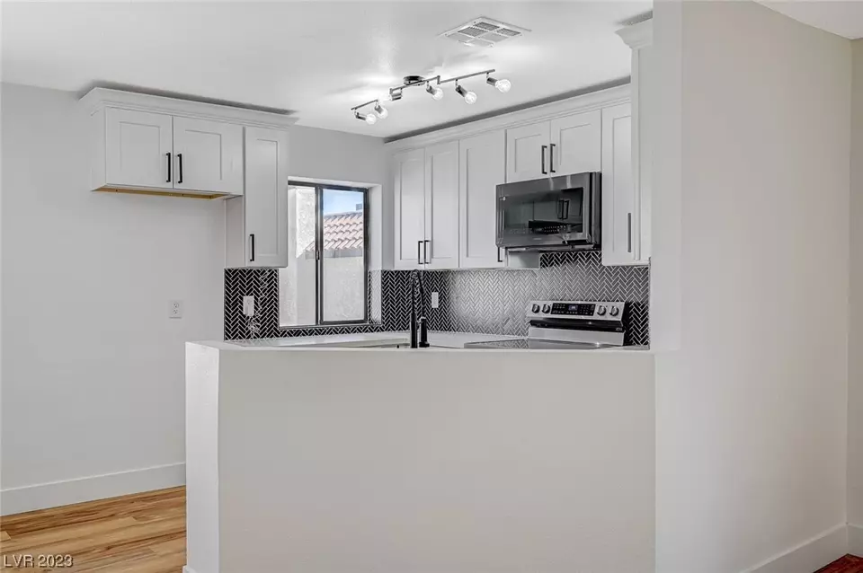 2112 Venus Ave #D, North Las Vegas, NV 89030 | 35 Photos - Movoto