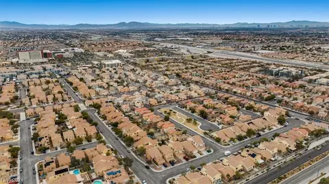 9145 Umberland Ave, Las Vegas, NV 89149 | 47 Photos - Movoto