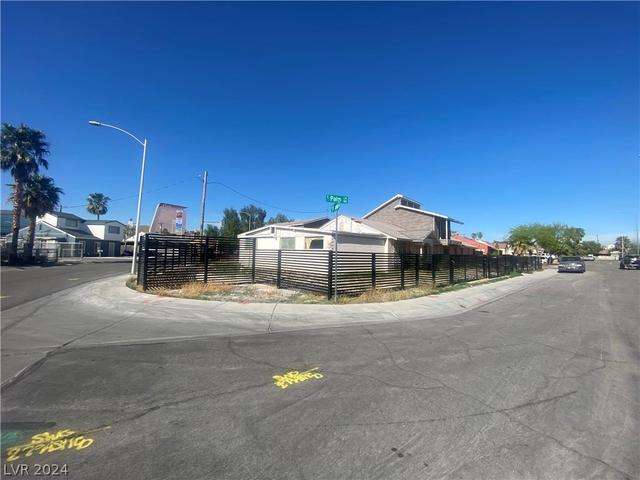 Towne Terrace Apartments, Las Vegas Single Family Homes For Sale - Movoto