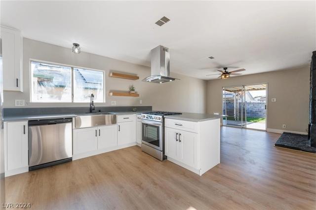 7236 Stormson Dr, Las Vegas, NV 89145 | 32 Photos - Movoto
