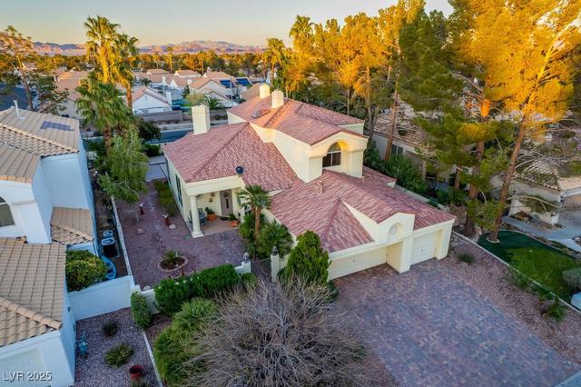 2022 Big Bend Way, Henderson, NV 89074 | MLS# 2675961 | 62 Photos - Movoto