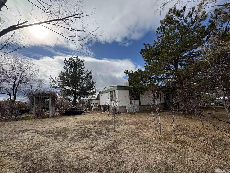 530 Carnes Dr, Sun Valley, NV 89433 | MLS# 250001703 | 3 Photos - Movoto