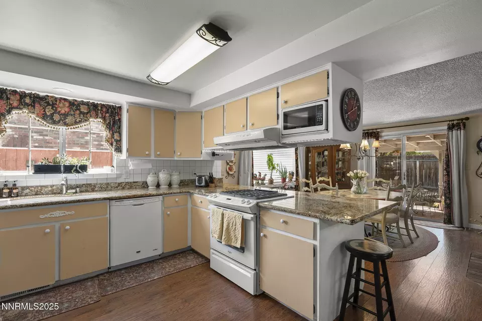 377 Granada Dr, Sparks, NV 89431 | MLS# 250055235 | 21 Photos - Movoto