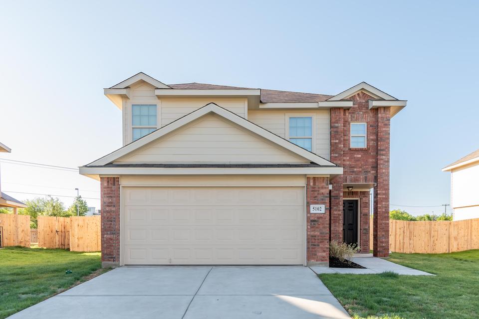 5102 War Horse Dr, San Antonio, TX 78242 | 11 Photos | MLS #35687035 ...