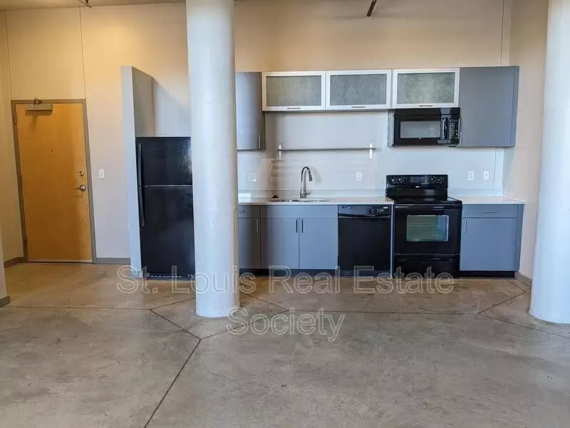 8125 Michigan Ave, Saint Louis, MO 63111 | 16 Photos - Movoto