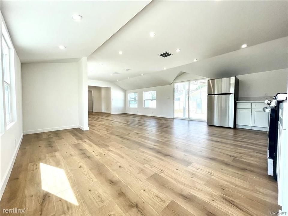 19631 Strathern St, Los Angeles, CA 91335 - Movoto.com