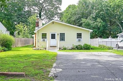 18 Cedarhurst Ave, Selden, NY 11784 | 2 Photos | MLS #51252575 - Movoto