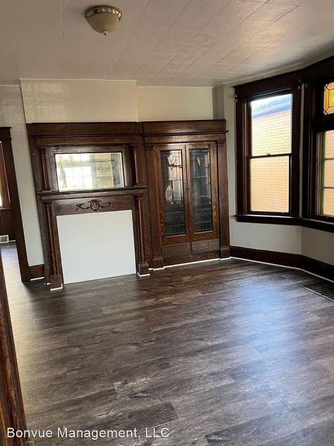 402 Giffin Ave, Mount Oliver, PA 15210 | 14 Photos | MLS #51832358 - Movoto