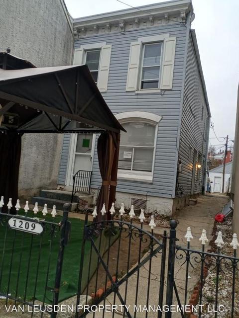 1209 Chestnut St, Reading, PA 19602 | 20 Photos | MLS #52242610 - Movoto