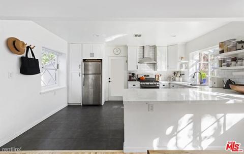 5131 Tendilla Ave, Los Angeles, CA 91364 | 10 Photos | MLS #52868946 ...