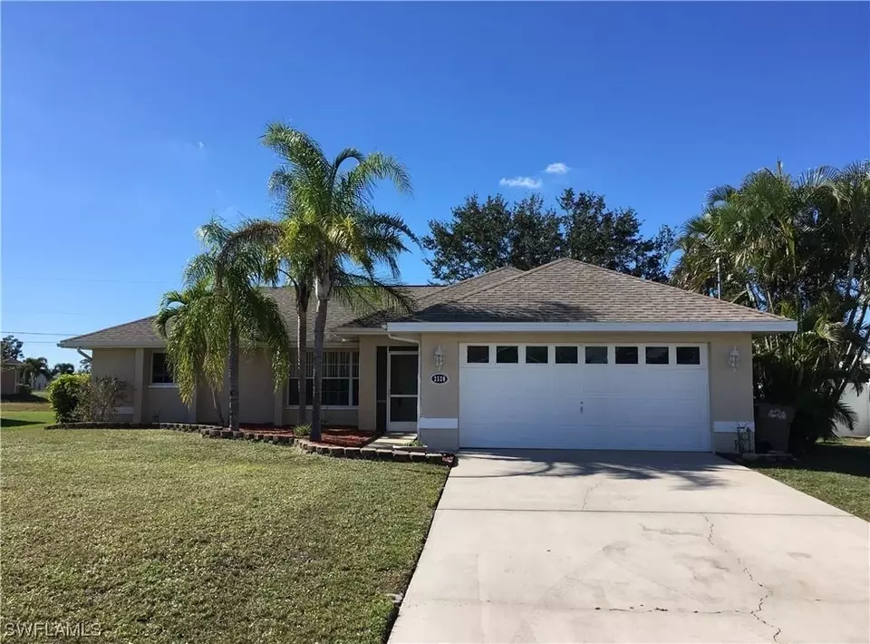 2520 SW 11th Pl, Cape Coral, FL 33914 | 28 Photos - Movoto