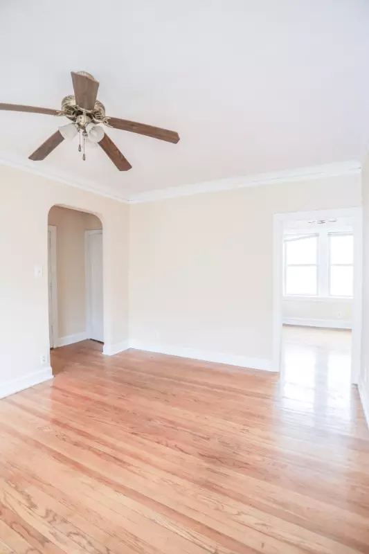 3950 W Roscoe St #3, Chicago, IL 60618 | 8 Photos - Movoto