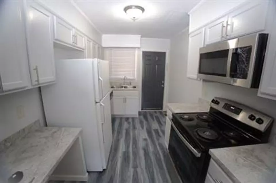 2304 Bemiss Rd # B, Valdosta, GA 31602 | 7 Photos - Movoto