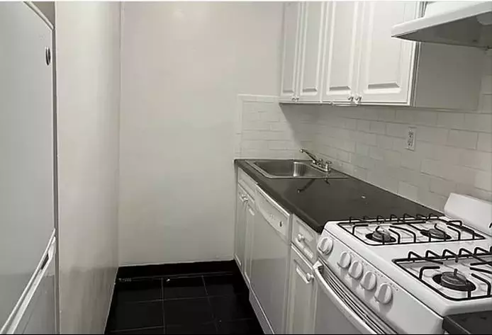 235 E 83rd St #2C, New York, NY 10028 | 4 Photos - Movoto