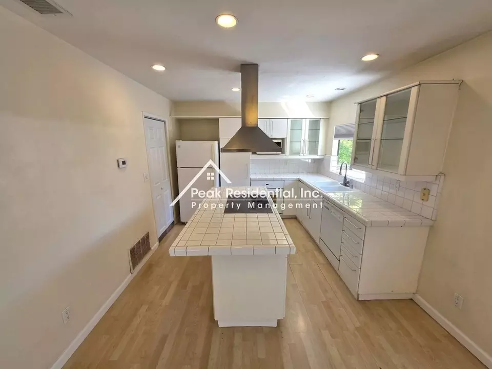 7977 Arcade Lake Ln, Citrus Heights, CA 95610 | 24 Photos - Movoto