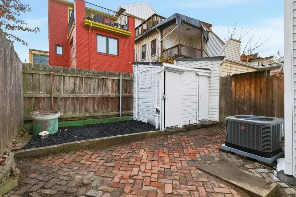 1720 Fox Way, Pittsburgh, PA 15203 | 40 Photos - Movoto