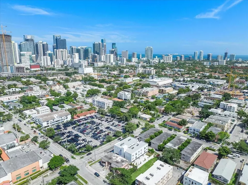 420 SW 7th Ave #101, Miami, FL 33130 | 8 Photos - Movoto