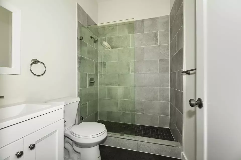 1720 Golden Gate Ave, San Francisco, CA 94115 | 23 Photos - Movoto