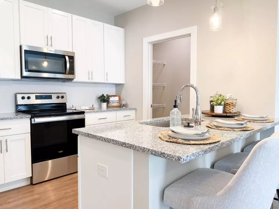 4775 Amity Dr #4885-202, Fort Wayne, IN 46845 | 43 Photos - Movoto