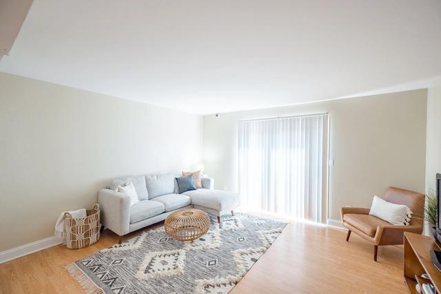2400 Village Rd #409, Pittsburgh, PA 15205 | 51 Photos - Movoto