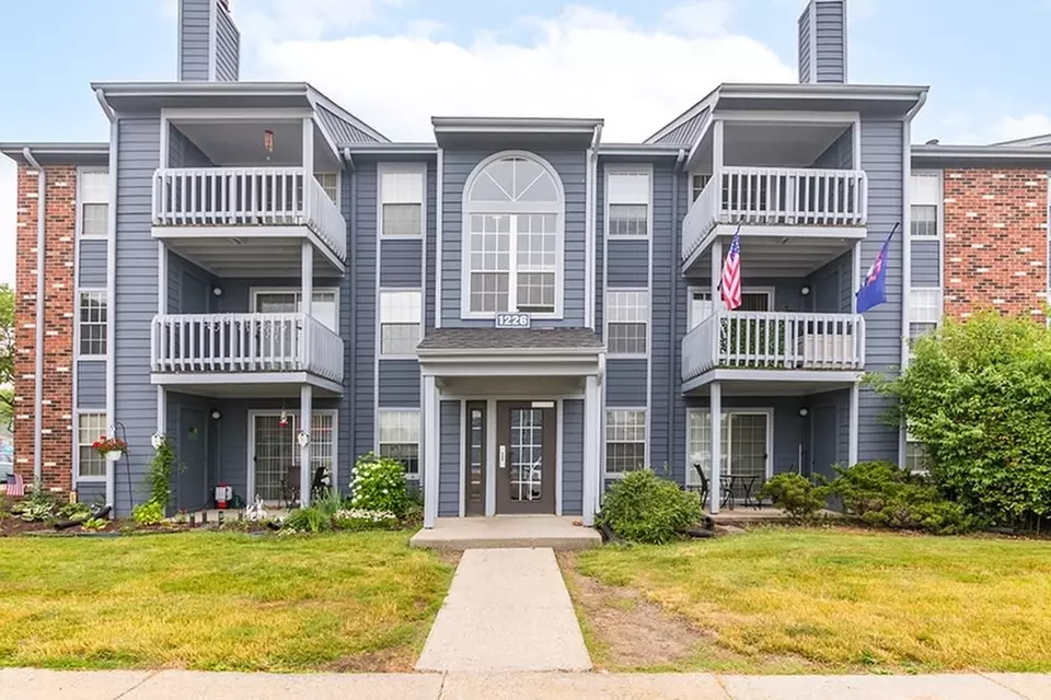 1011 Runaway Bay Dr #11481C, Lansing, MI 48917 | 56 Photos - Movoto