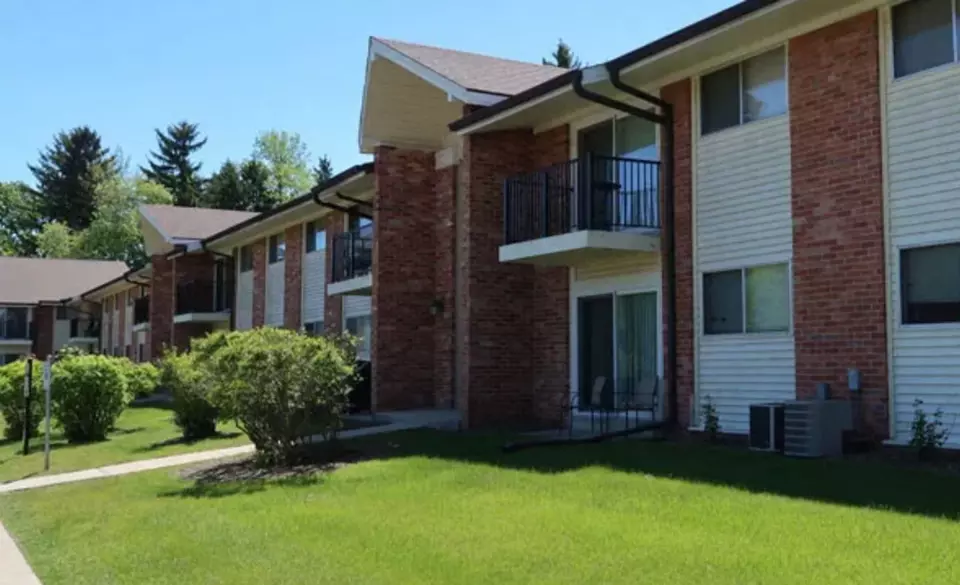 4201 W Hawthorne Trace Rd #252104, Milwaukee, WI 53209 | 8 Photos - Movoto