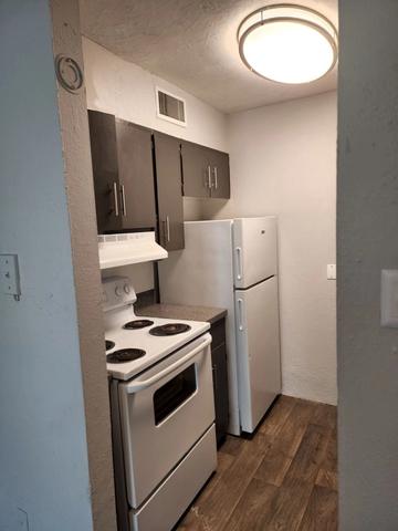 5220 Weber Rd #J-J-209, Corpus Christi, TX 78411 | 8 Photos - Movoto