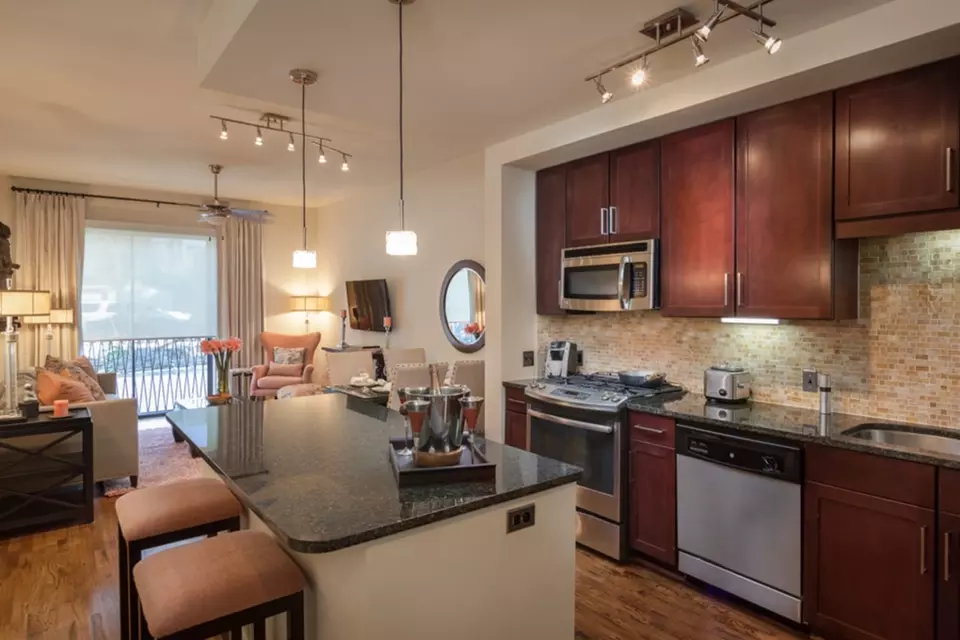 3833 Dunlavy St #434, Houston, TX 77006 | 35 Photos - Movoto