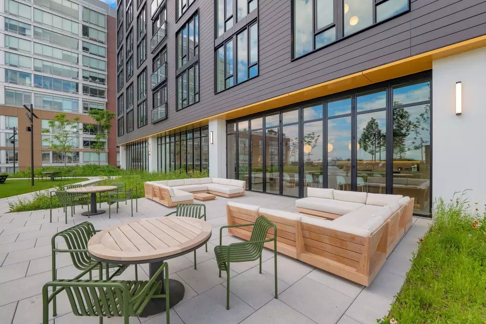 1402 Point St #1501, Baltimore, MD 21231 | 44 Photos - Movoto