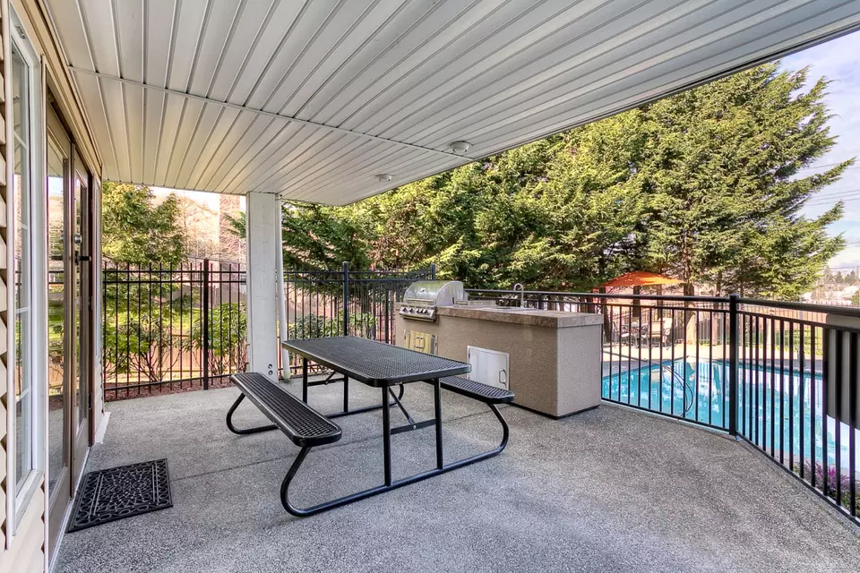 10102 8th Ave S #2-C018, Seattle, WA 98168 | 20 Photos - Movoto