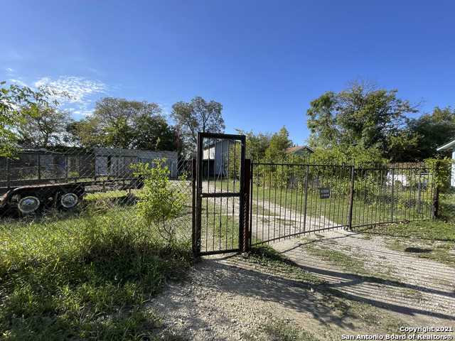 211 Somerset Rd, San Antonio, TX 78211 | 12 Photos | MLS #1573404 - Movoto